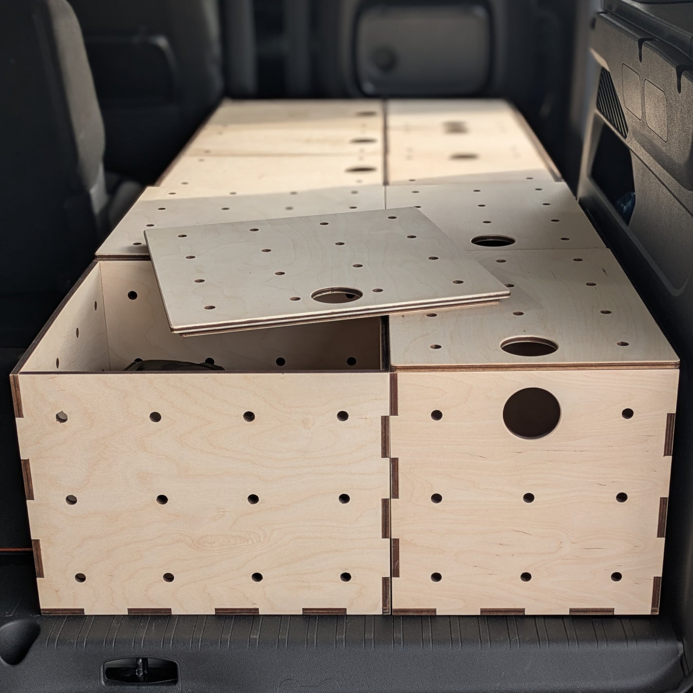 Citroën Berlingo Camper Ausbau | modulares Camping Set von KIUBIQ